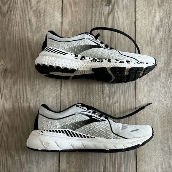 Brooks | Shoes | Brooks Adrenaline Gts 2 Snow Leopard Womens Shoes ...